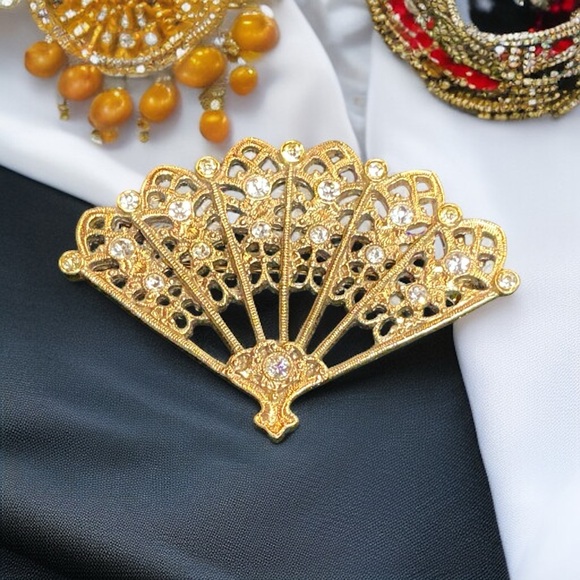 Vintage | Jewelry | Vintage Gold And Crystal Fan Brooch | Poshmark